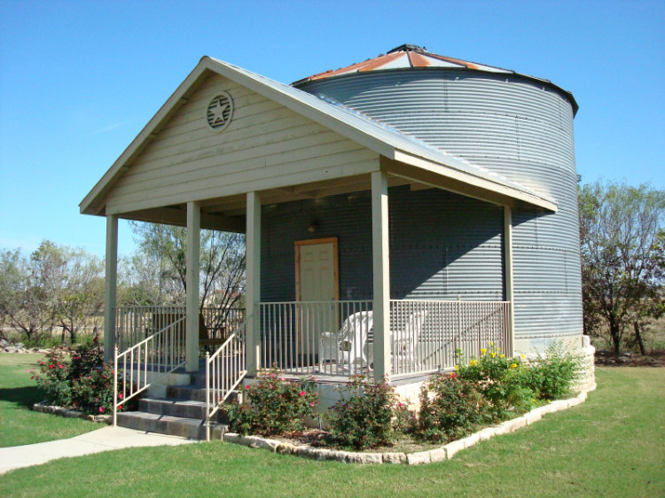 Gruene Homestead Silo - Tiny House Blog