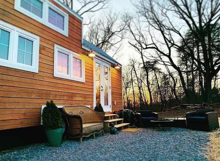 Danielle LaRock and Jonathan Carnill and The Bumpy Road to a Tiny House ...