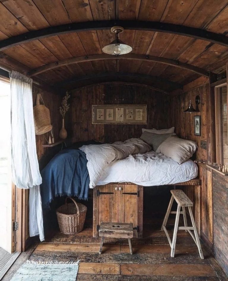 Vintage Railcoach Cozy Cabin - Tiny House Blog